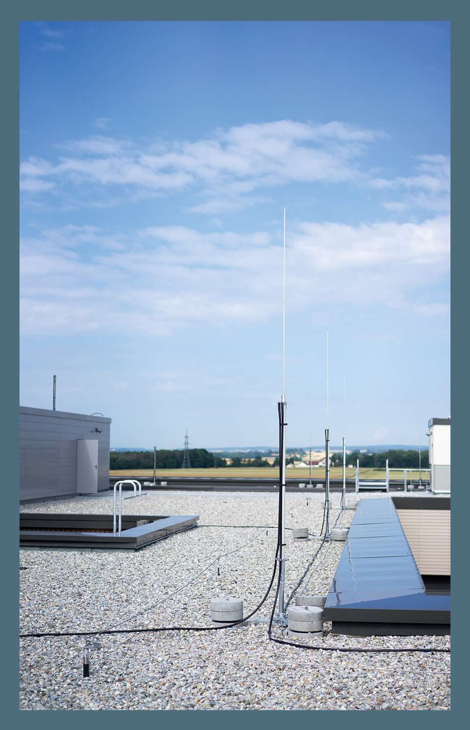 High-voltage-resistant, insulated conductors